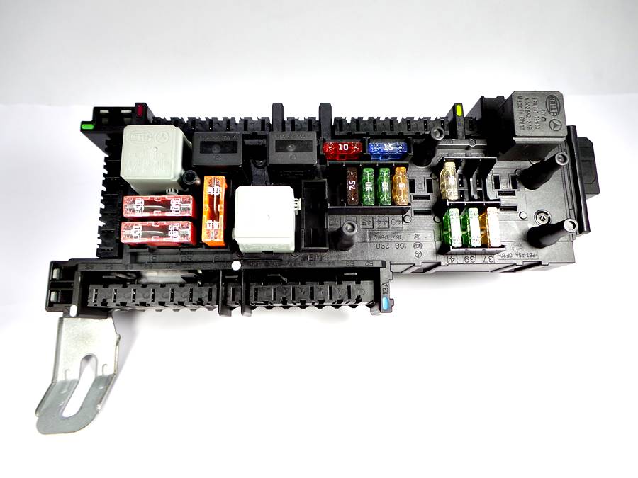 mercedes front fuse box for sales in Malaysia
